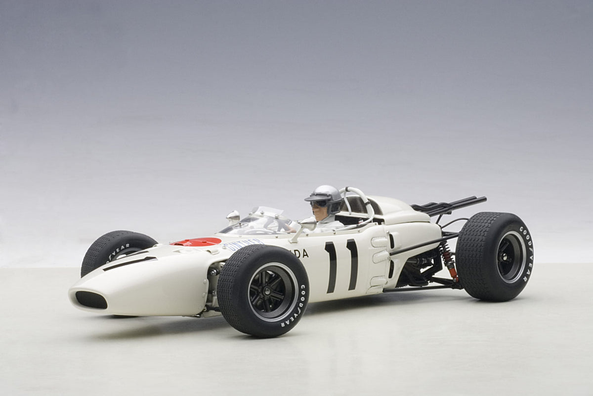 AutoArt Honda RA272 F1 Grand Prix Mexico 1965 #11 (with driver figurine ...